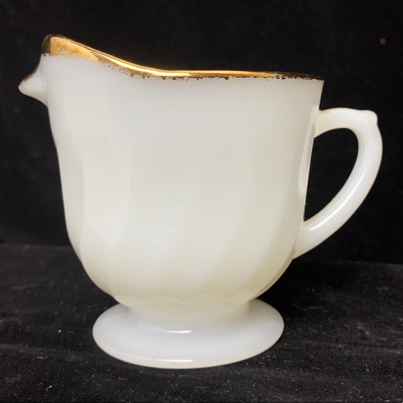 Fire King | Kitchen | Euc Vintage Fire King Milk Glass Creamer Pitcher ...
